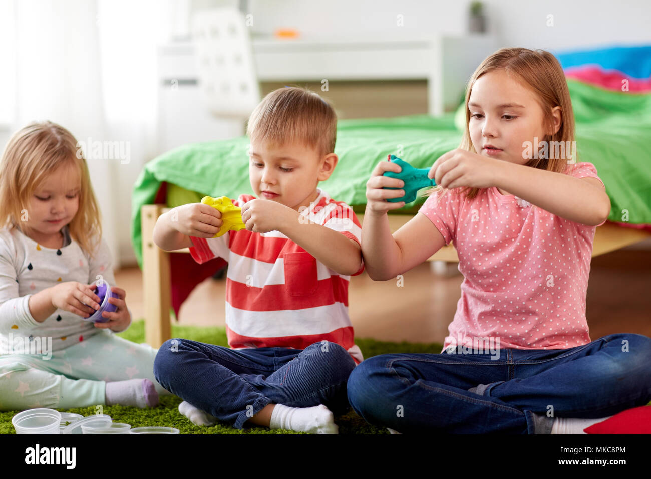 Kids modelling hi-res stock photography and images - Alamy
