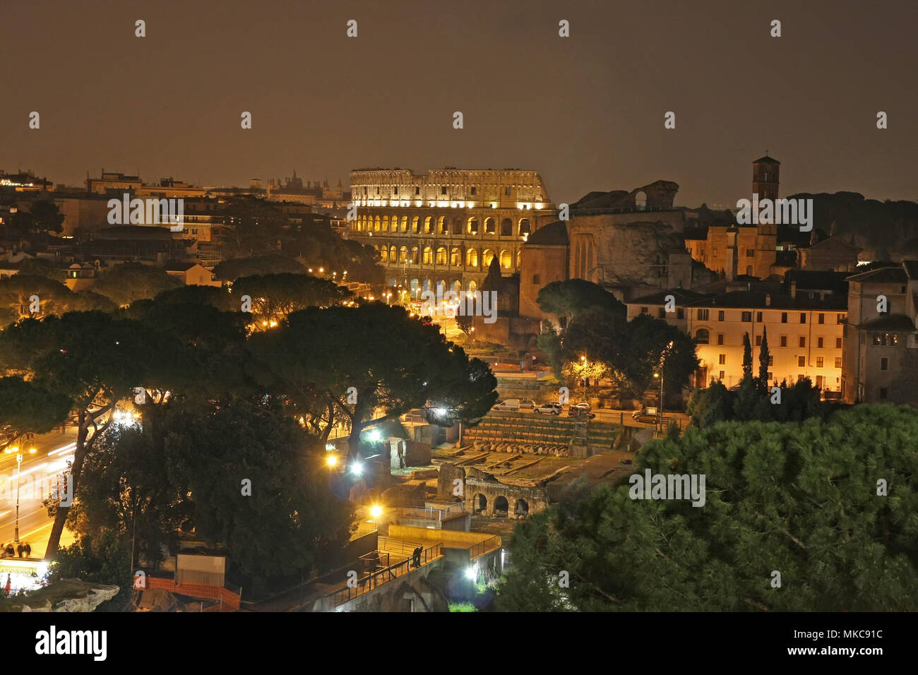 Roma coliseum hi-res stock photography and images - Alamy
