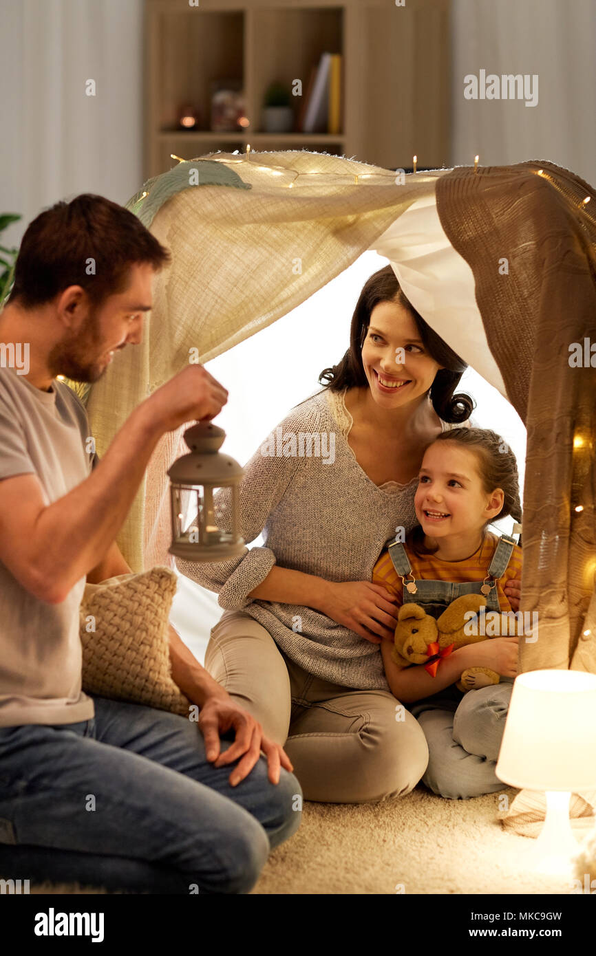 Kids in the night hi-res stock photography and images - Alamy