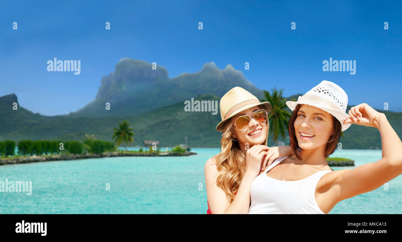 Women in bora bora beach hi-res stock photography and images - Alamy