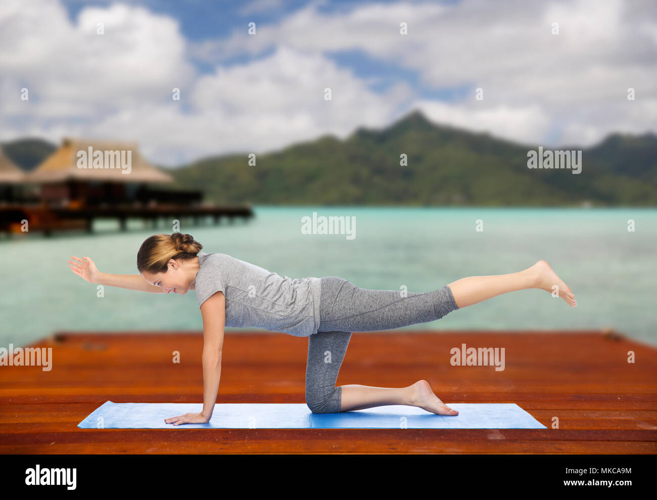 Table pose hi-res stock photography and images - Alamy