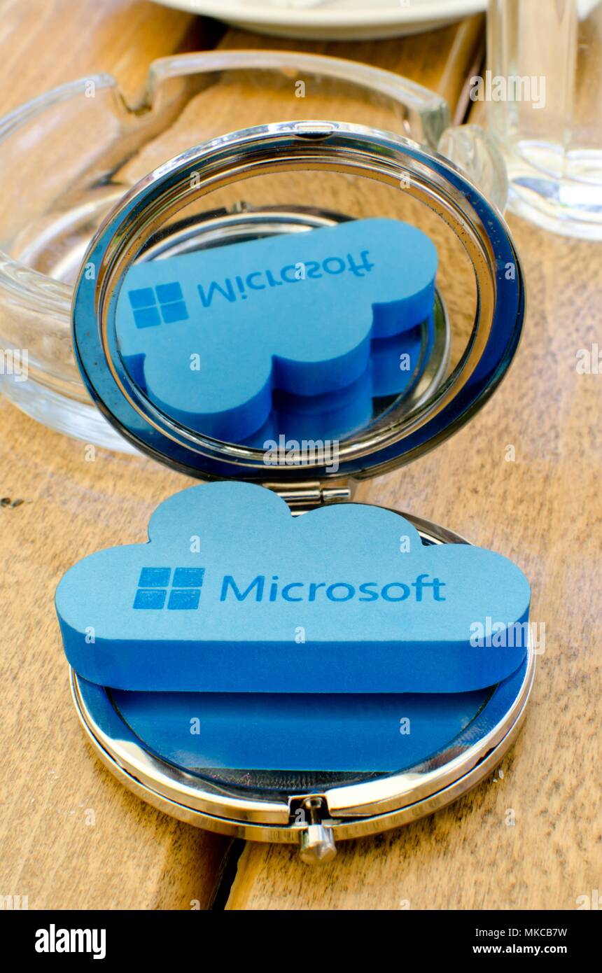 Onedrive icon hi-res stock photography and images - Alamy