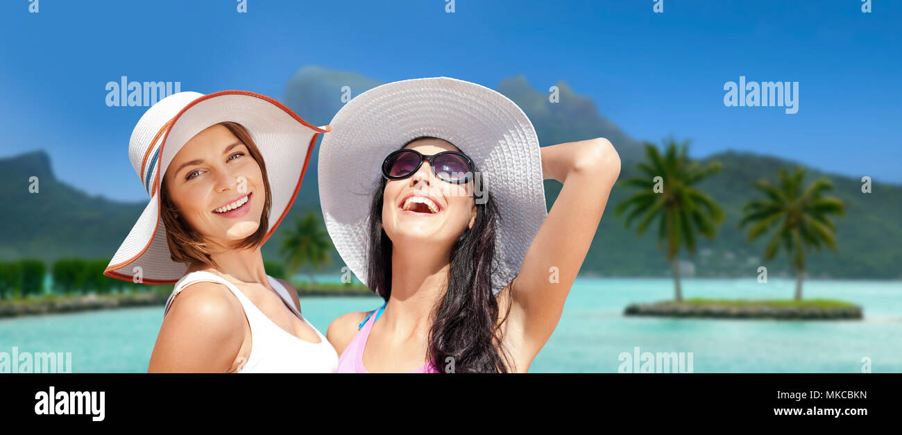 Women in bora bora beach hi-res stock photography and images - Alamy