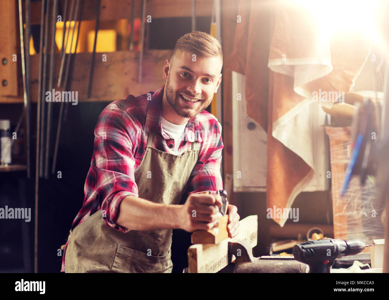 Planing wood plank hi-res stock photography and images - Alamy