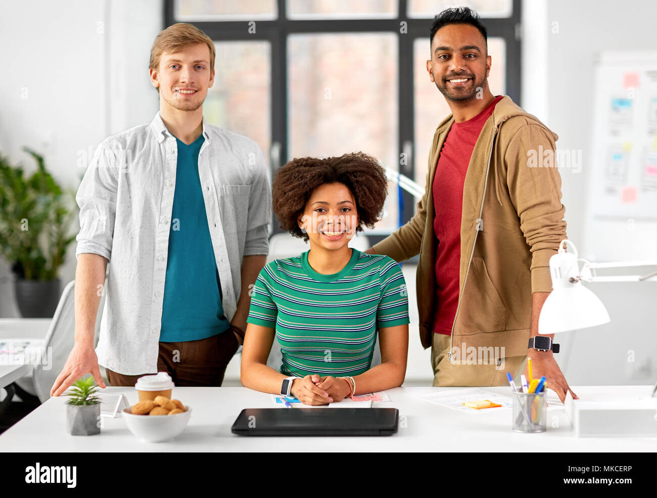 Man woman creative team hi-res stock photography and images - Alamy