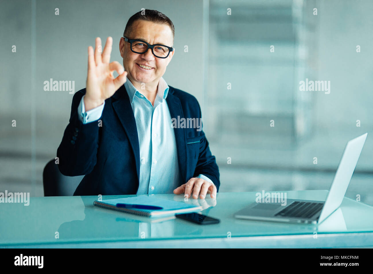 Working class man 45 hi-res stock photography and images - Alamy