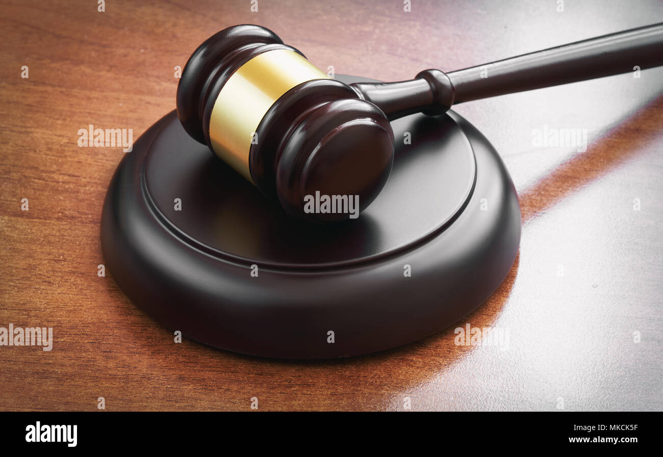 Judges table hi-res stock photography and images - Alamy
