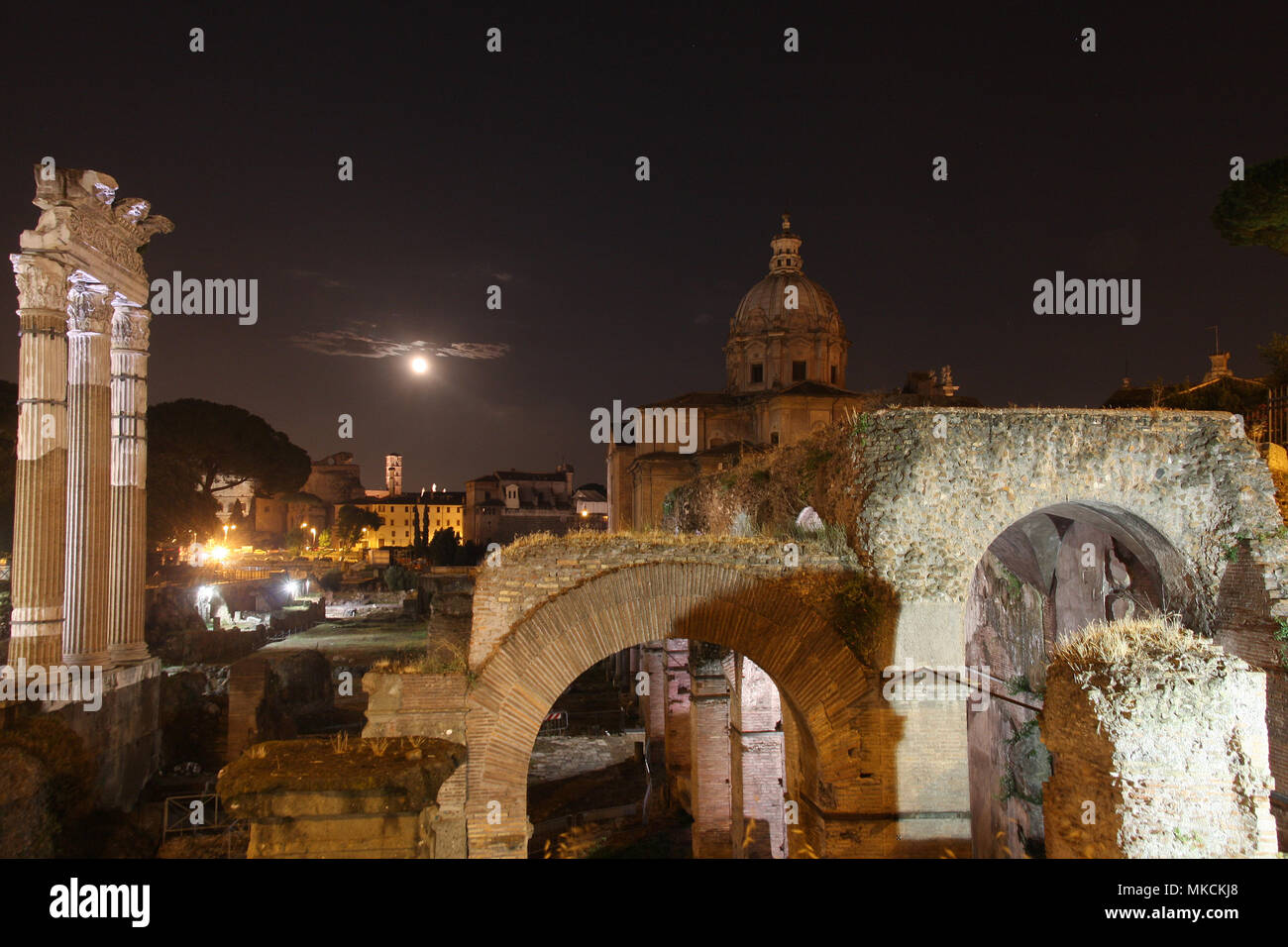 Rome by night. Famous buildings of Rome in one picture. Long exposure ...