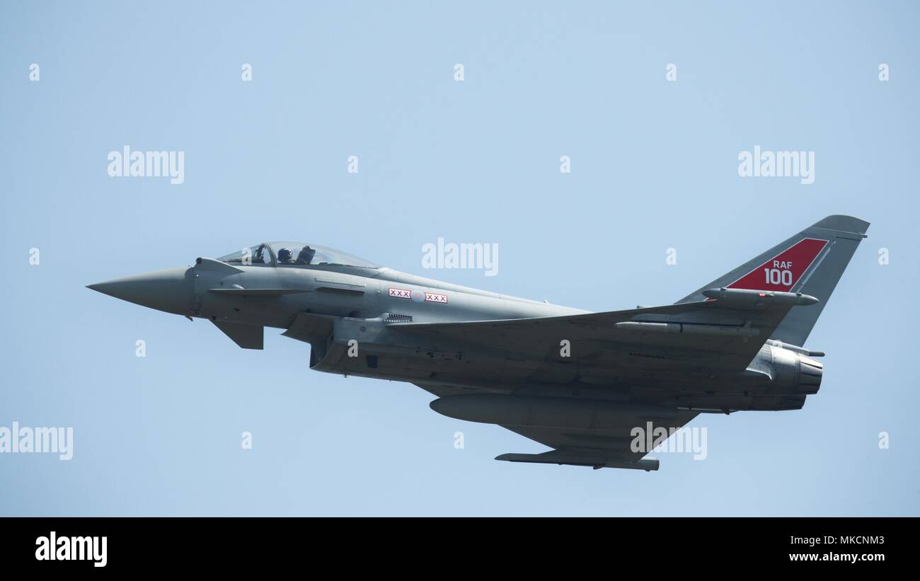 Raf target logo hi-res stock photography and images - Alamy