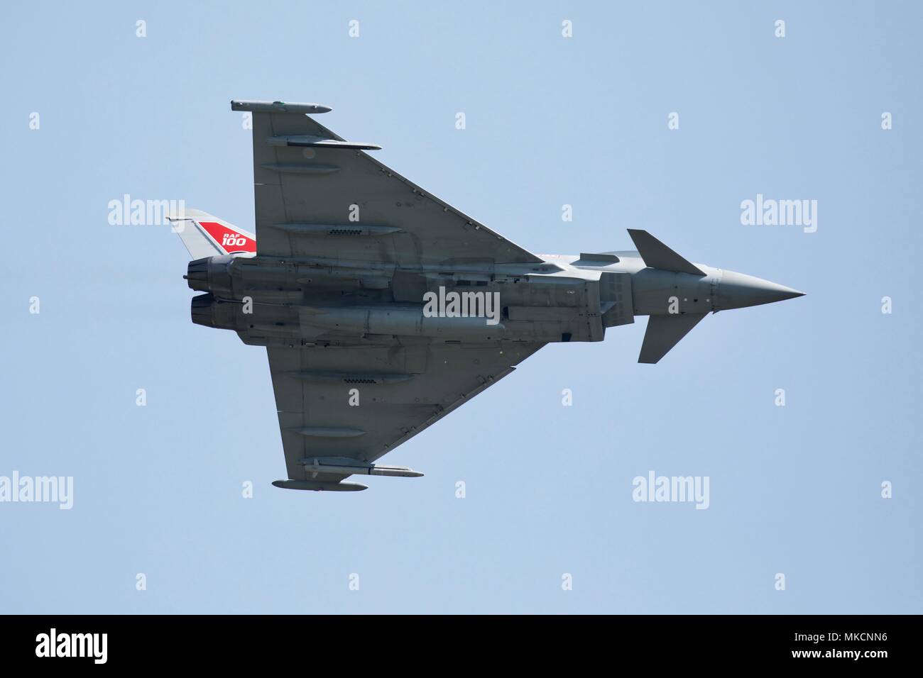 Raf target logo hi-res stock photography and images - Alamy
