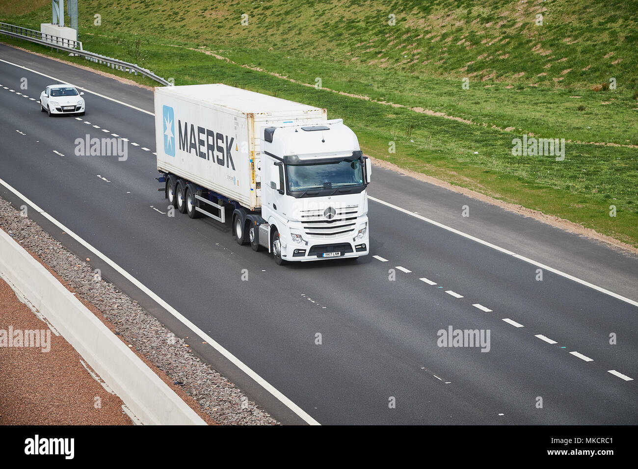 Mercedes delivery vehicle hi-res stock photography and images - Alamy