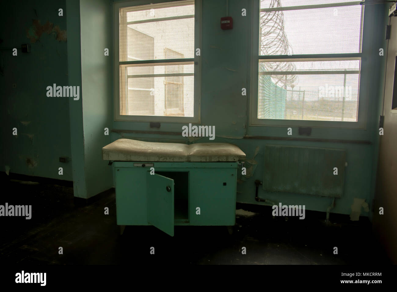 Hospital inside prison hi-res stock photography and images - Alamy