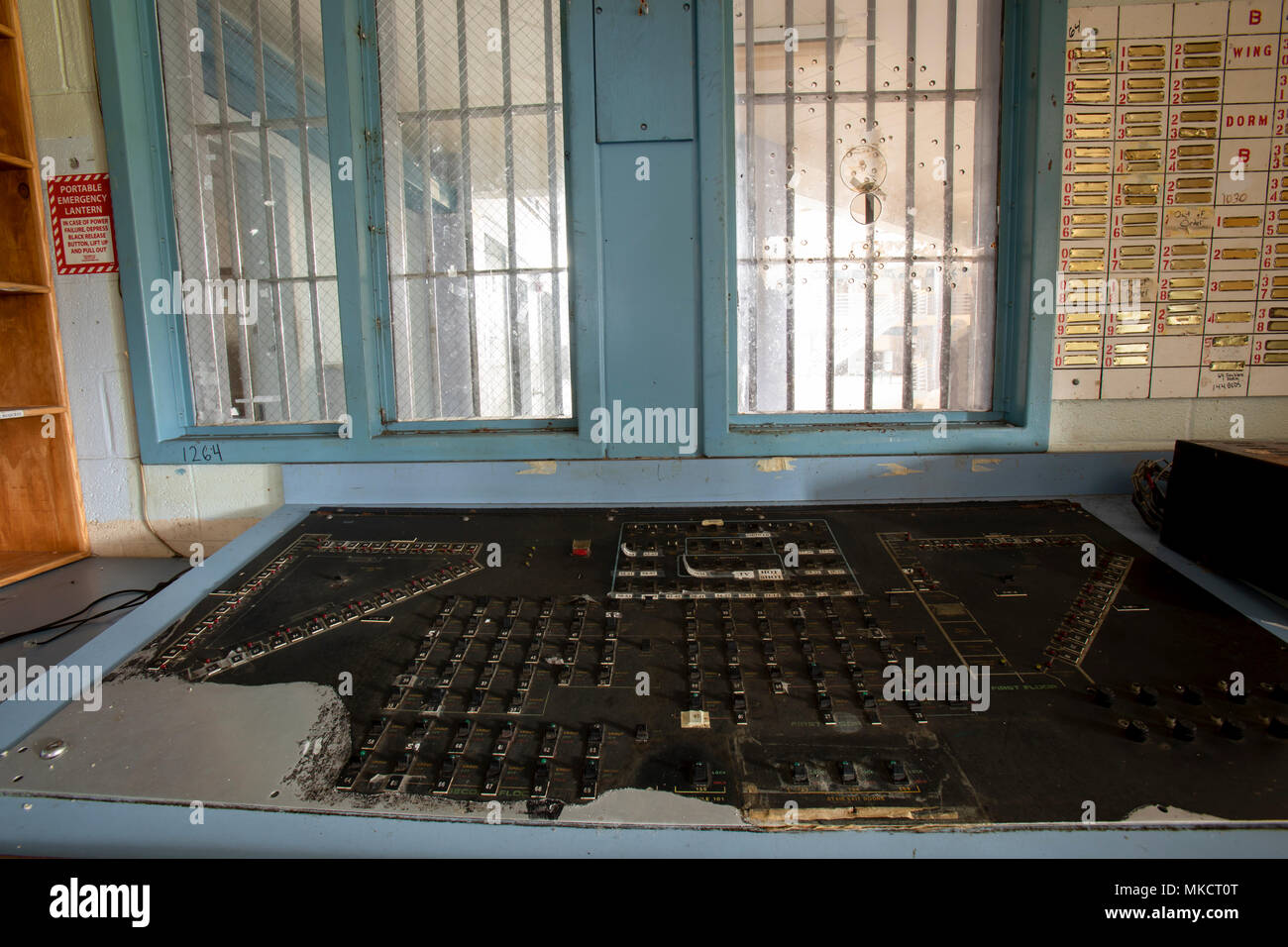 Observation room prison hi-res stock photography and images - Alamy