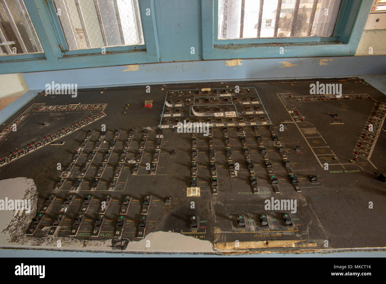 Observation room prison hi-res stock photography and images - Alamy