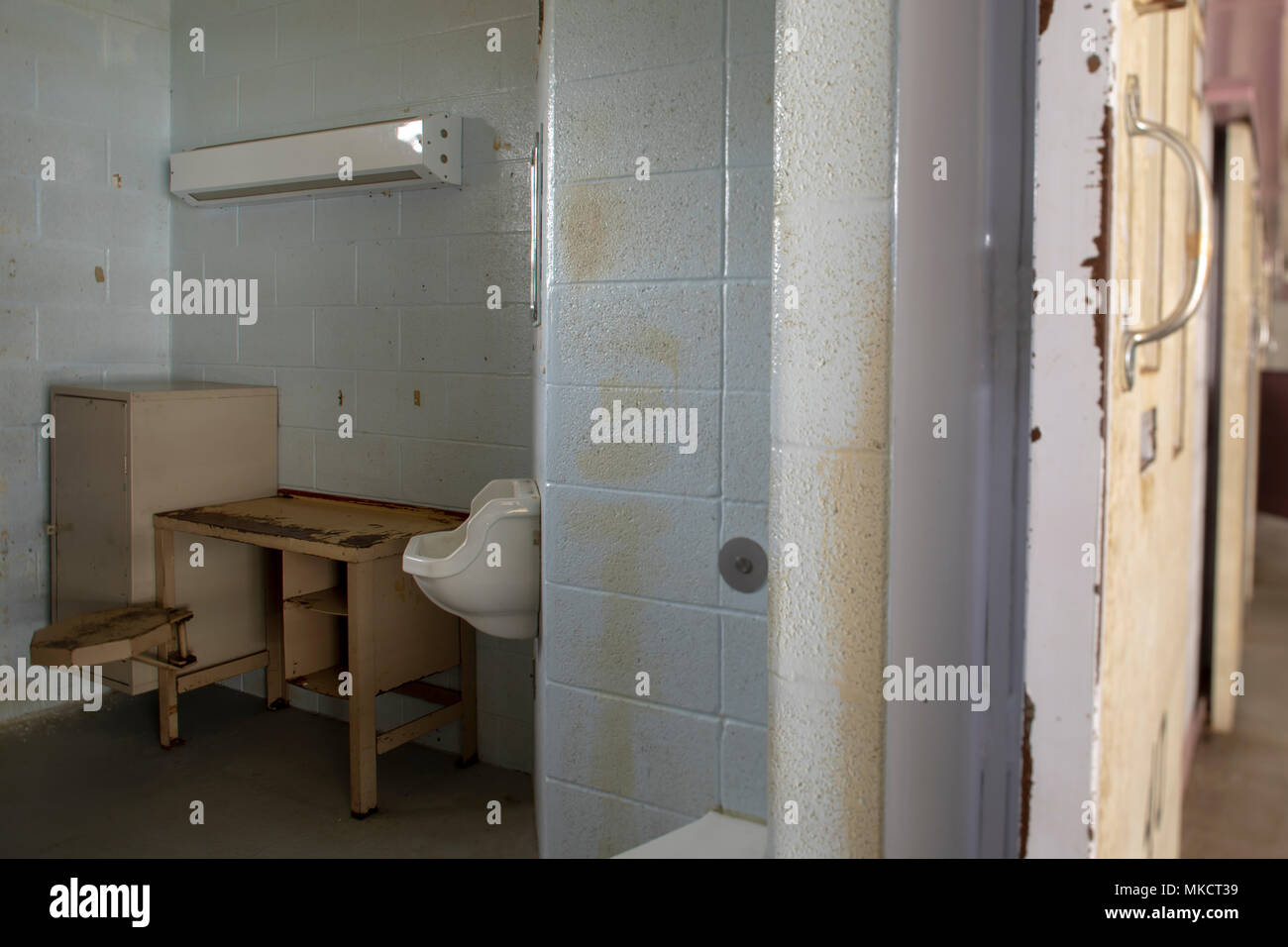 Unlocked jail hi-res stock photography and images - Alamy