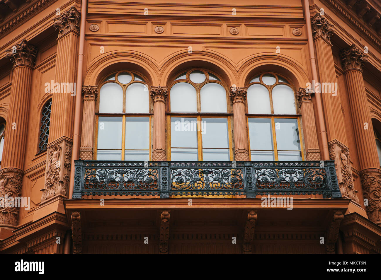 Neoclassicism architectural style hi-res stock photography and images ...