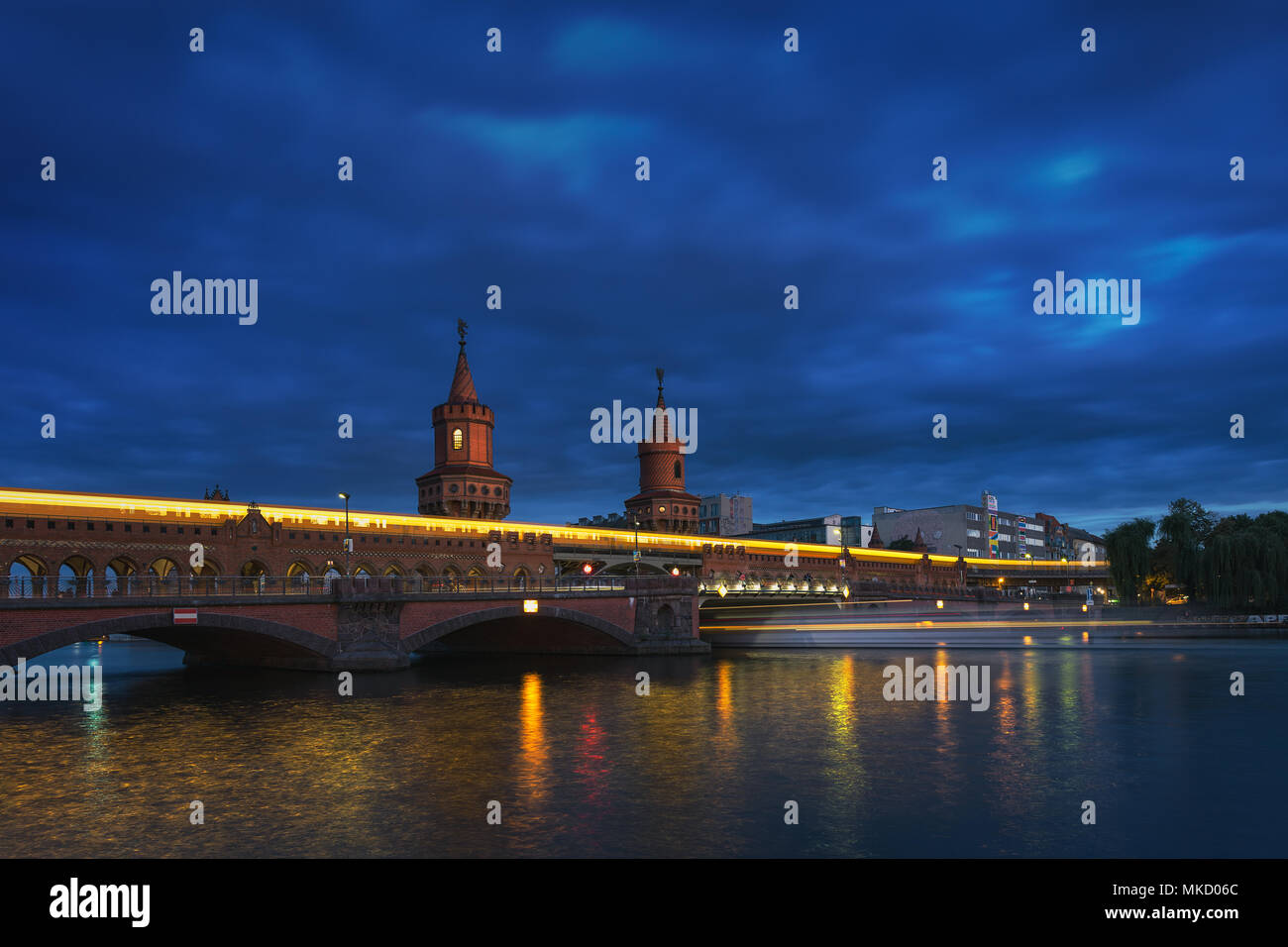 Oberbaum brucke hi-res stock photography and images - Alamy
