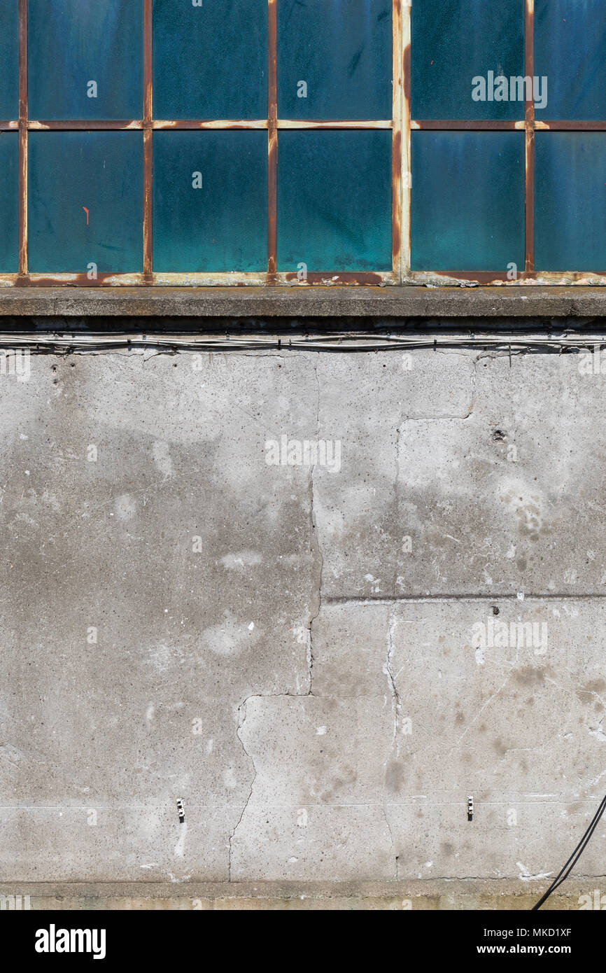 Concrete window frame hi-res stock photography and images - Alamy
