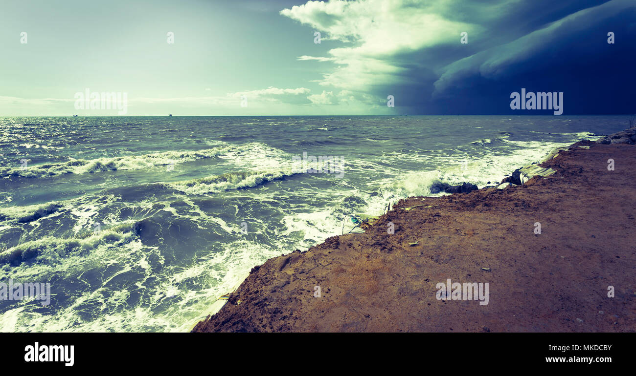 High tide and storm surge hi-res stock photography and images - Alamy