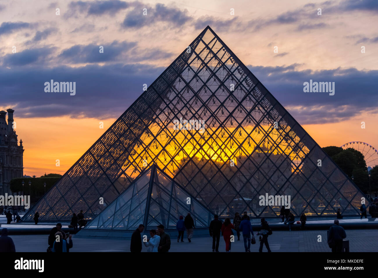 The lourve hi-res stock photography and images - Alamy