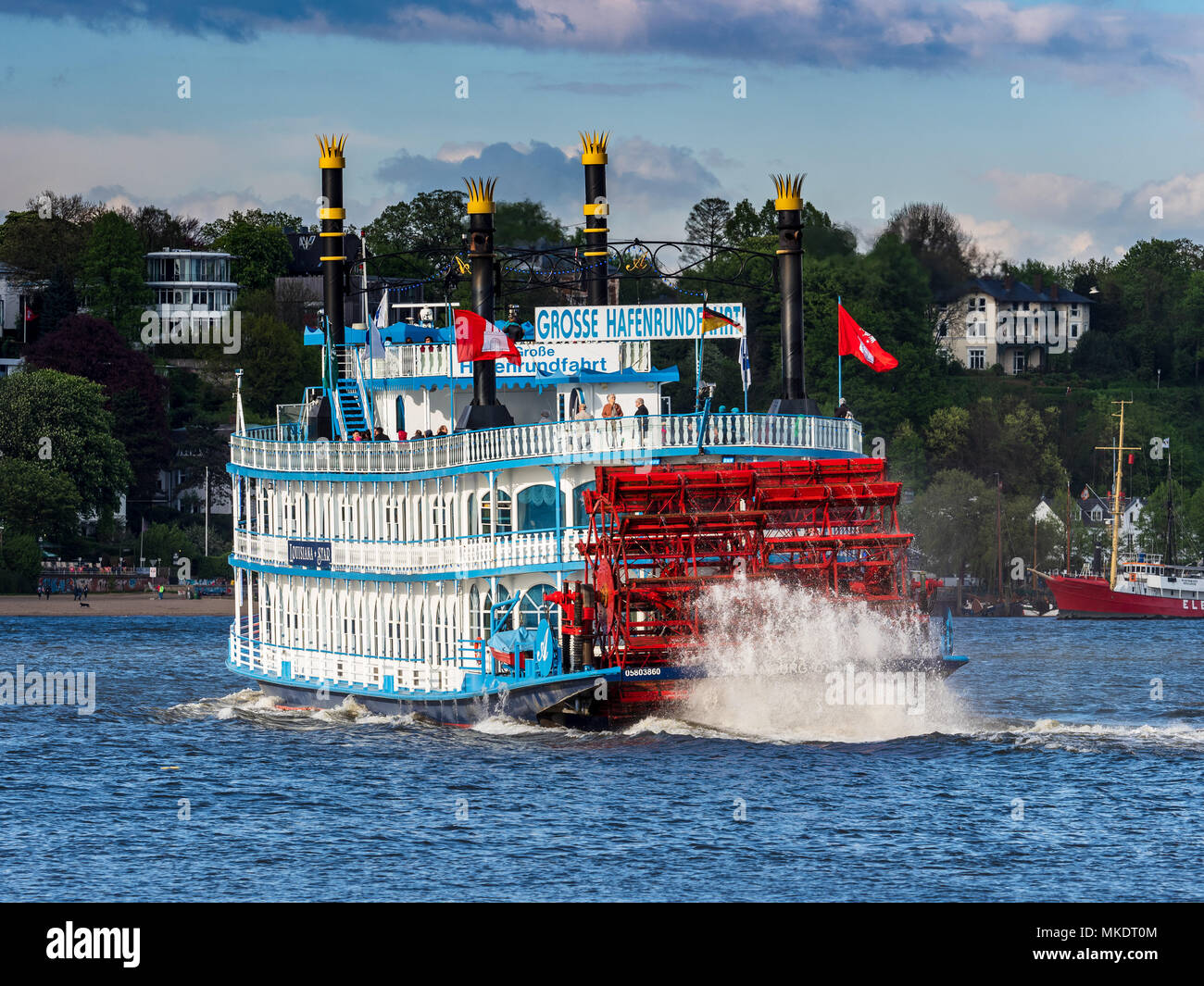 Louisiana Star Tourist Paddle Steamer making a tour of Hamburg Docks ...