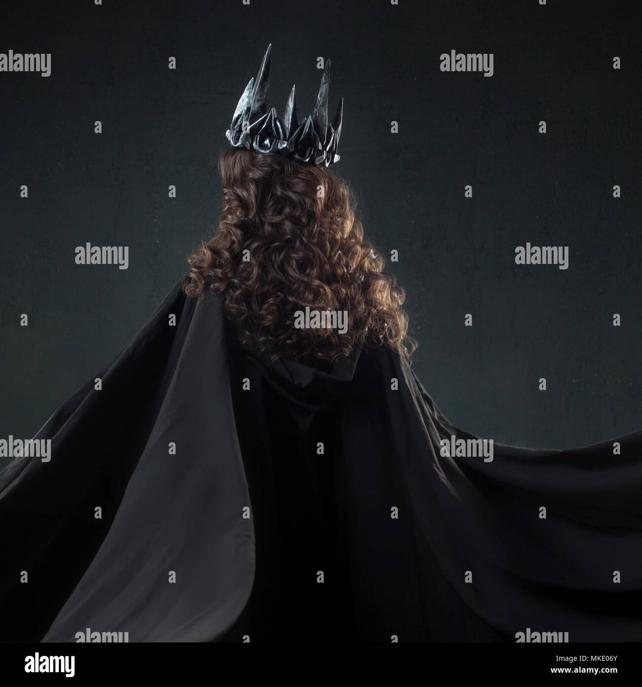 Black cloak hi-res stock photography and images - Alamy