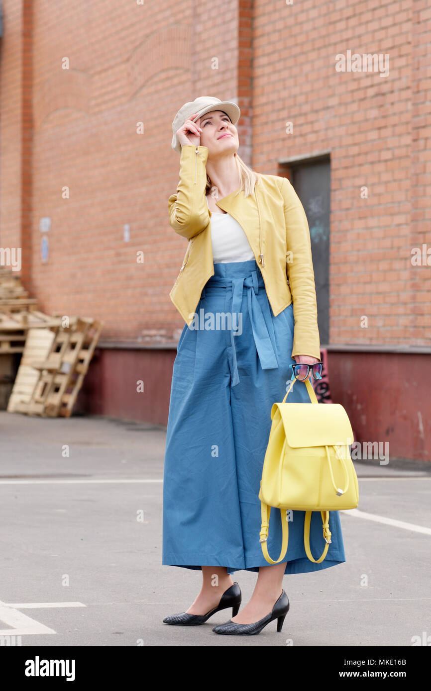 Overhead sky hi-res stock photography and images - Alamy