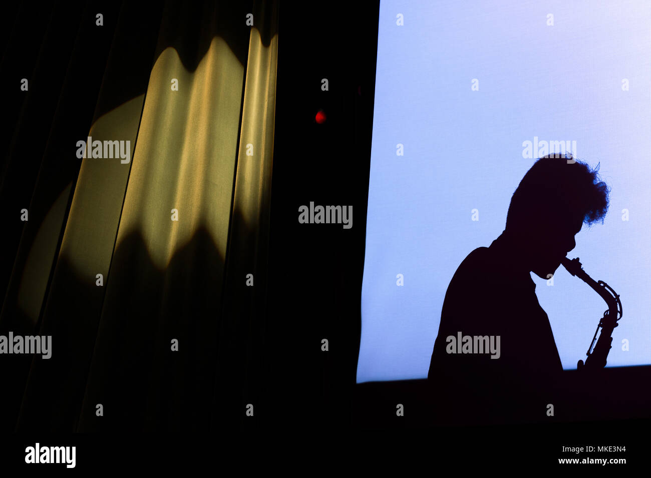 Saxophone player silhouette hi-res stock photography and images - Alamy