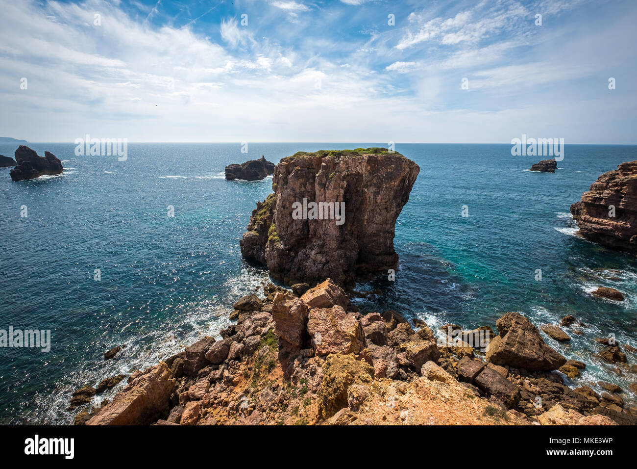 Seaside cliffs azure sea hi-res stock photography and images - Alamy