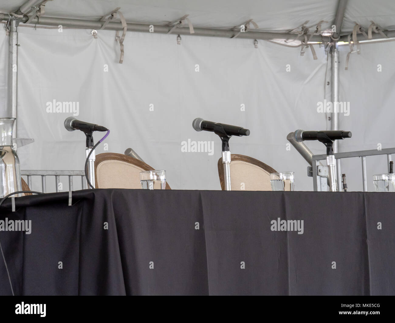 Microphone broadcast crew image hi-res stock photography and images - Alamy
