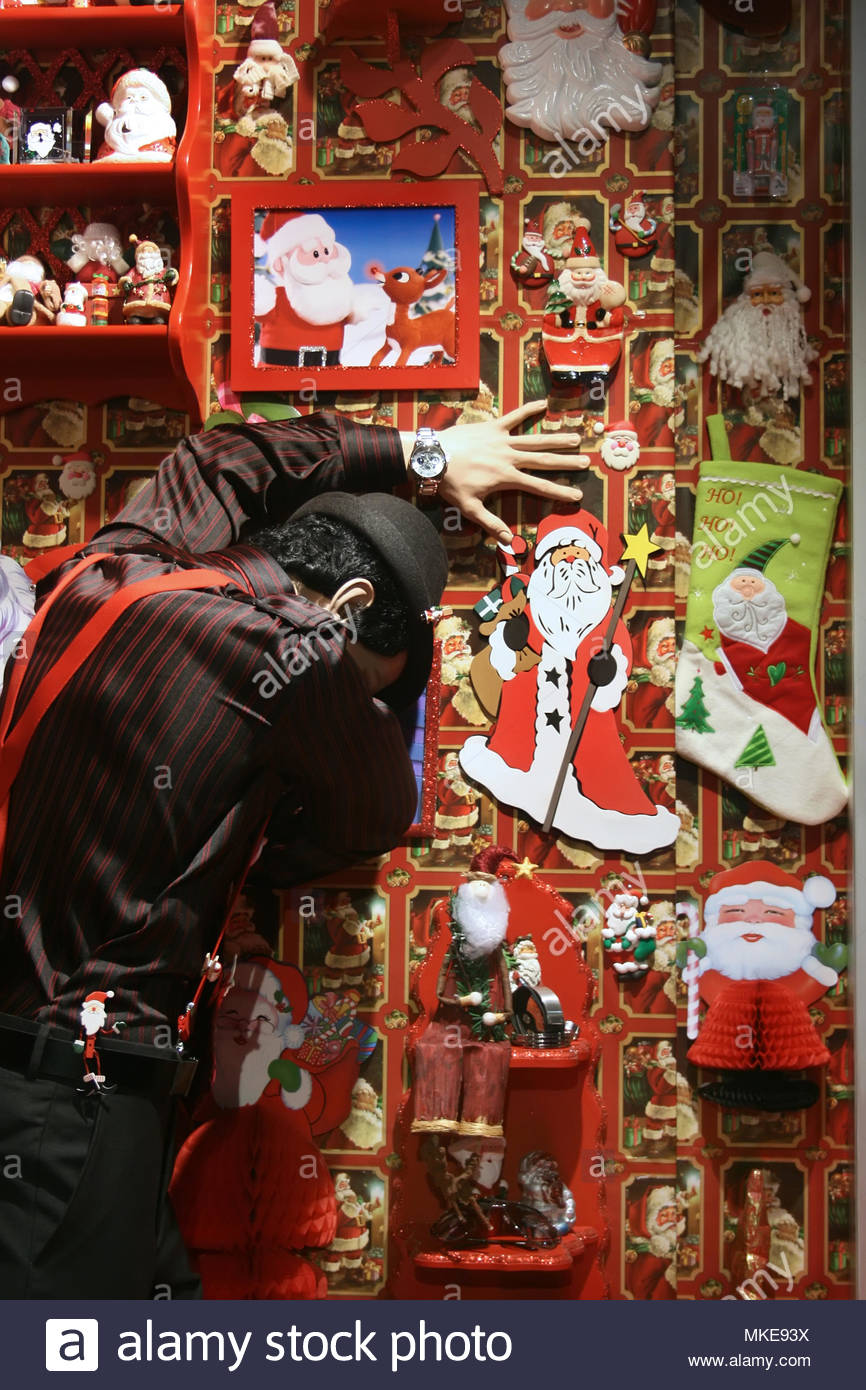 Santa And Reindeer Display High Resolution Stock Photography and Images ...