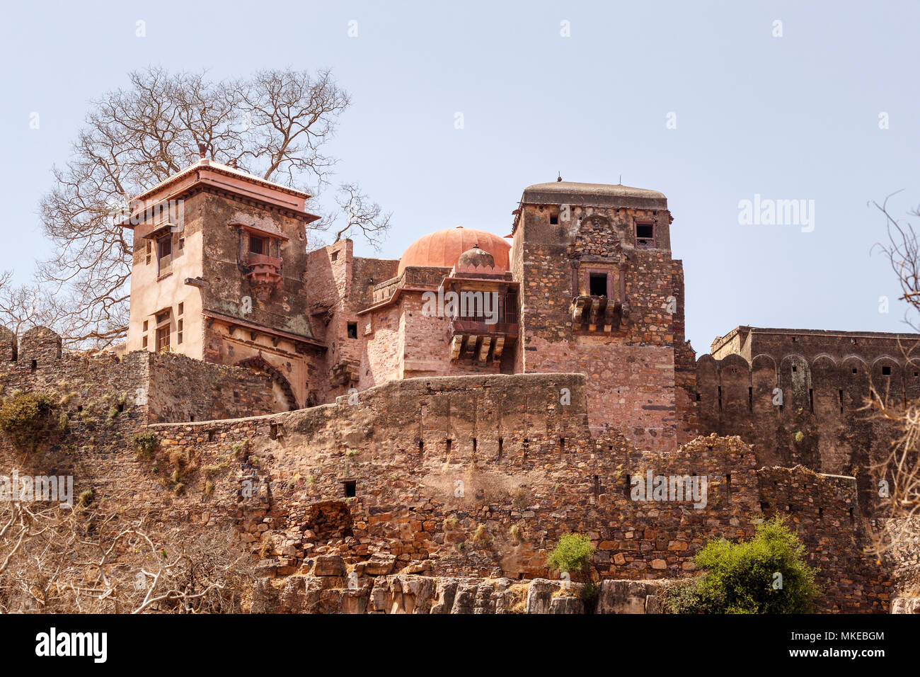 Crumbling ramparts hi-res stock photography and images - Alamy