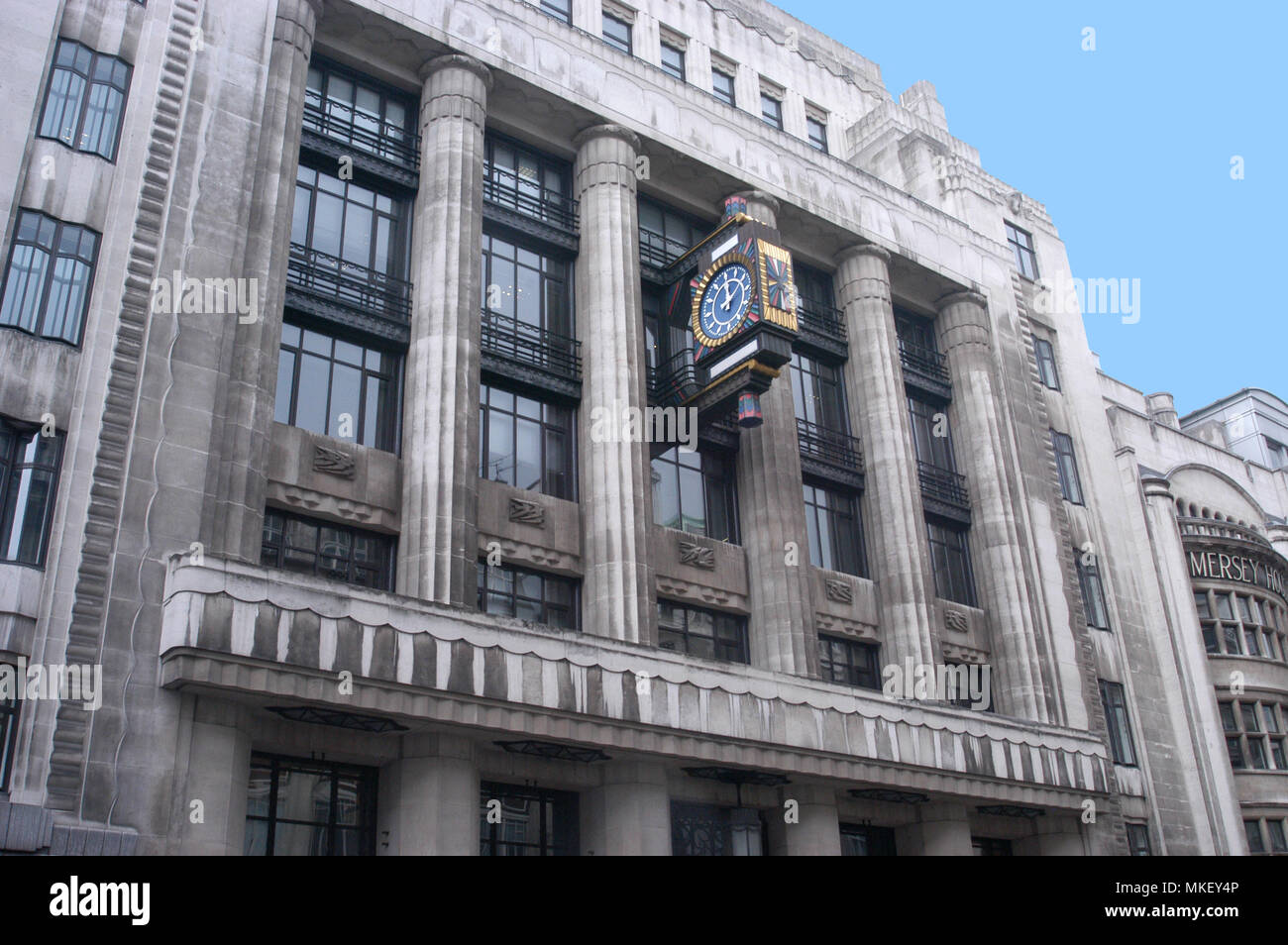 Daily telegraph building fleet street hi-res stock photography and ...