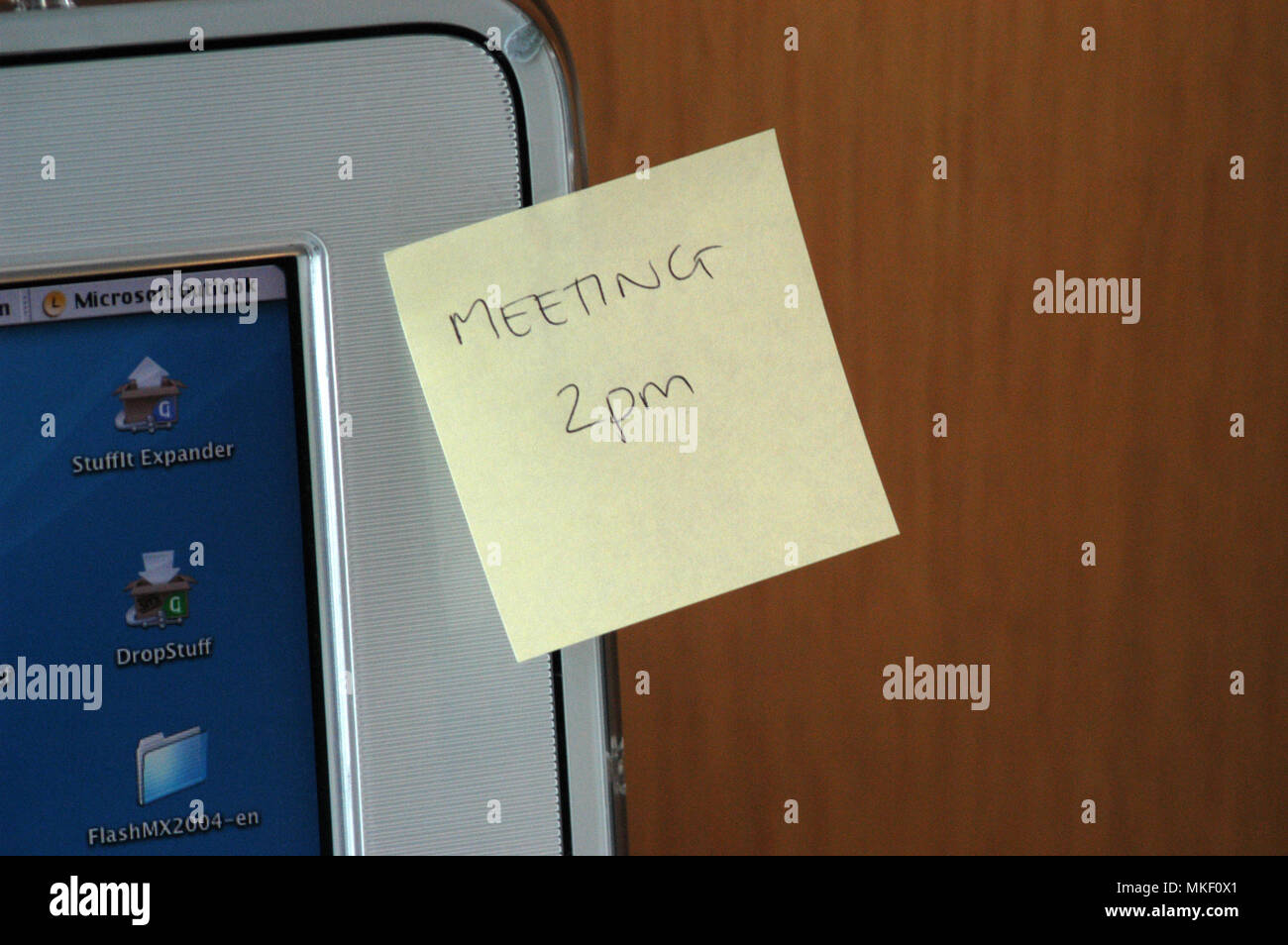 meeting 2pm Post-it Note sticky note reminder stuck on office computer ...