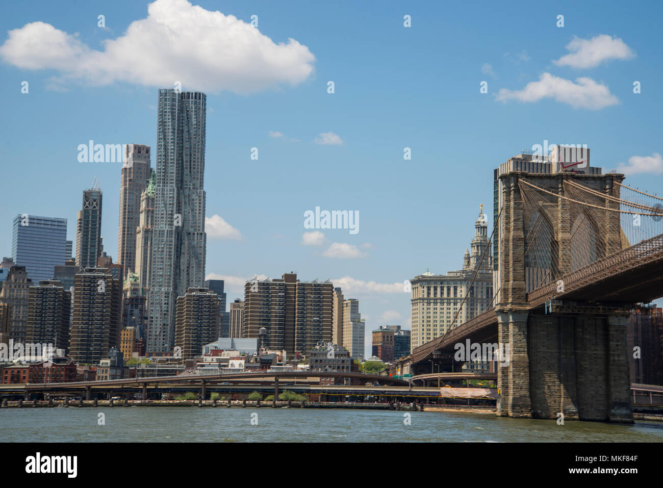Iconic skylines hi-res stock photography and images - Alamy