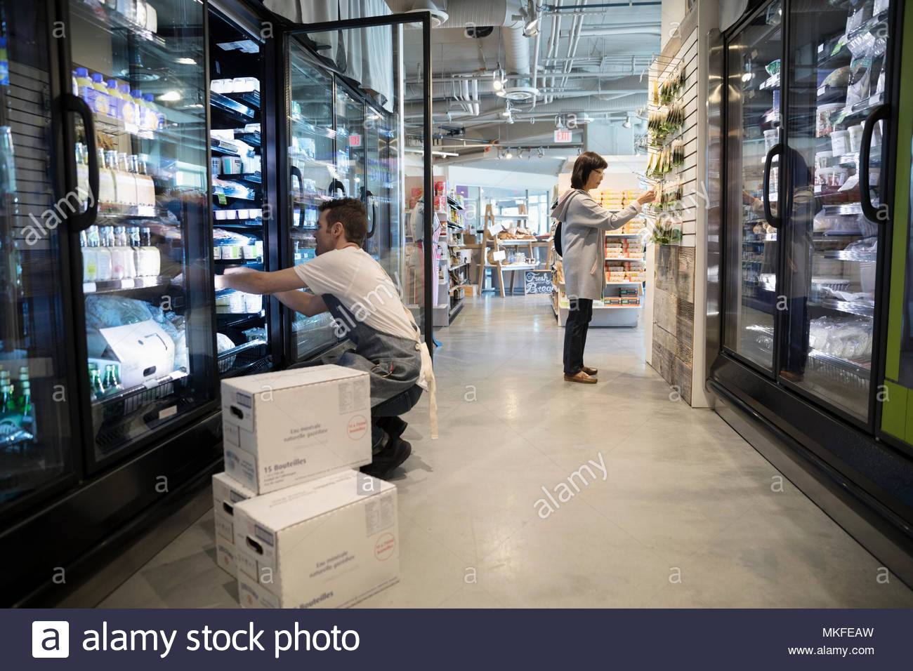 Grocery store food drink industry hi-res stock photography and images ...