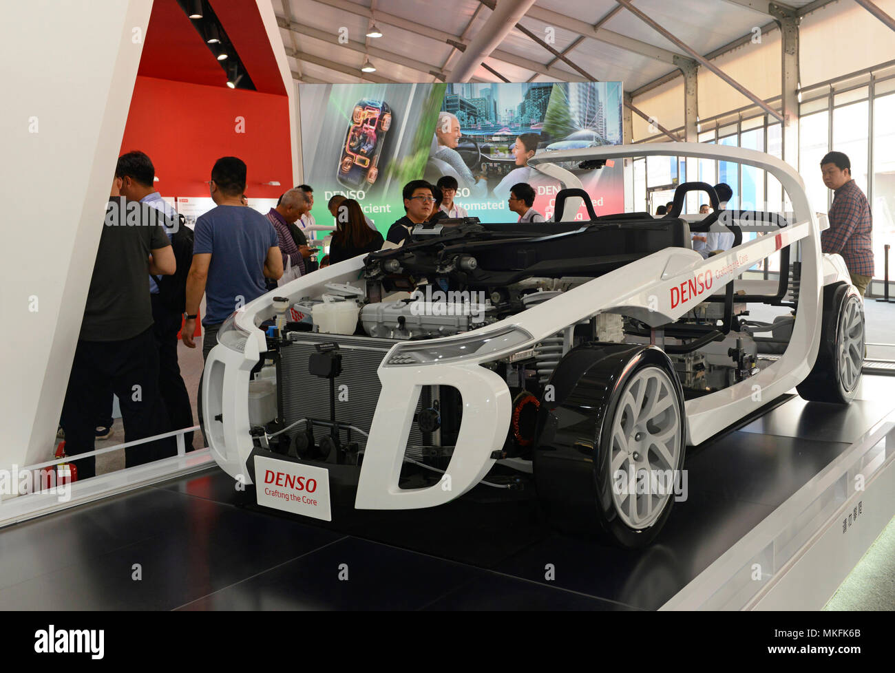 Exploded car hi-res stock photography and images - Alamy