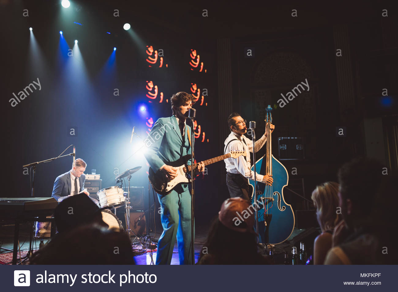 Using microphones hi-res stock photography and images - Alamy