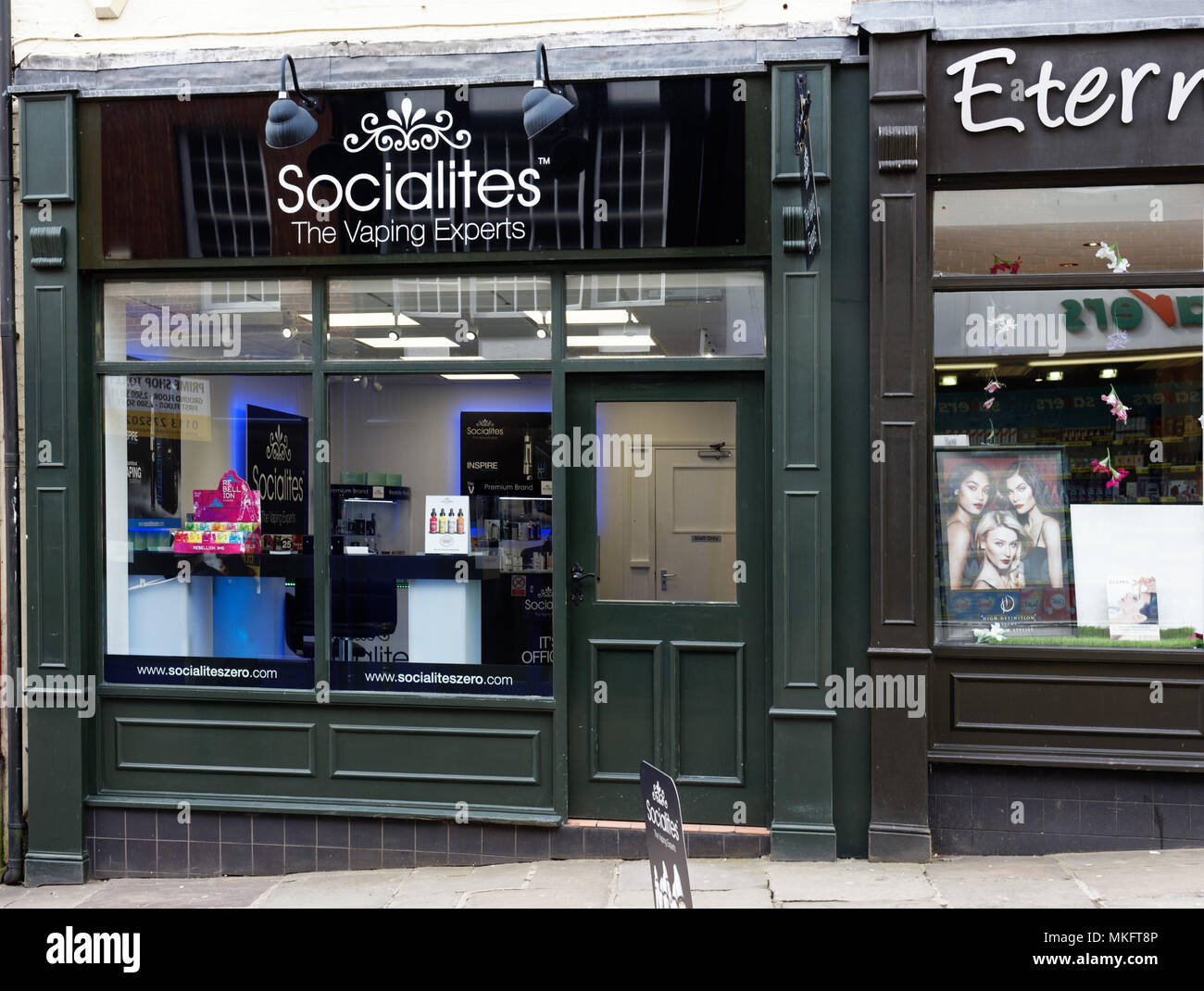 Cigarette shop hi-res stock photography and images - Alamy