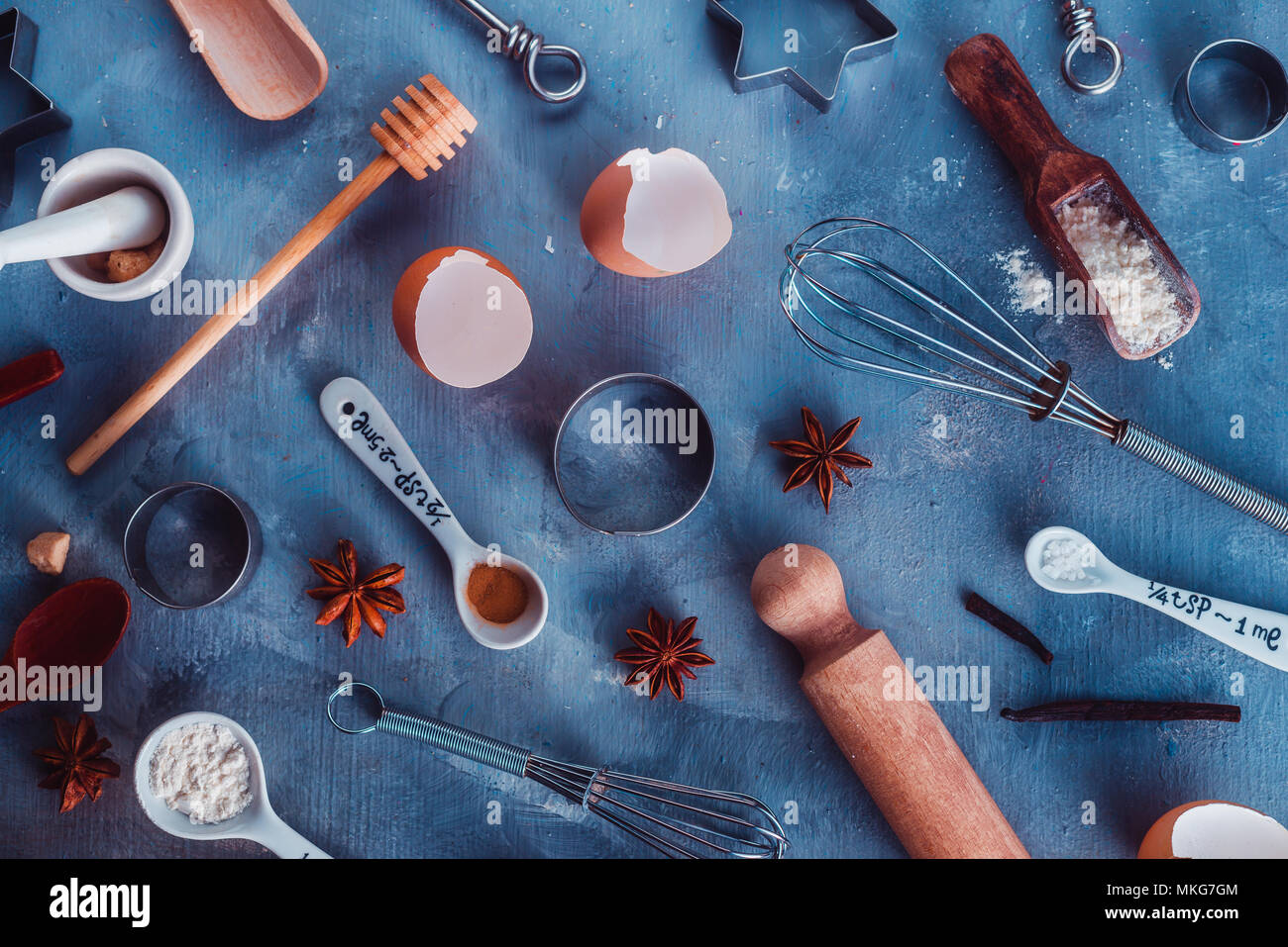 Kitchen utensils hi-res stock photography and images - Alamy