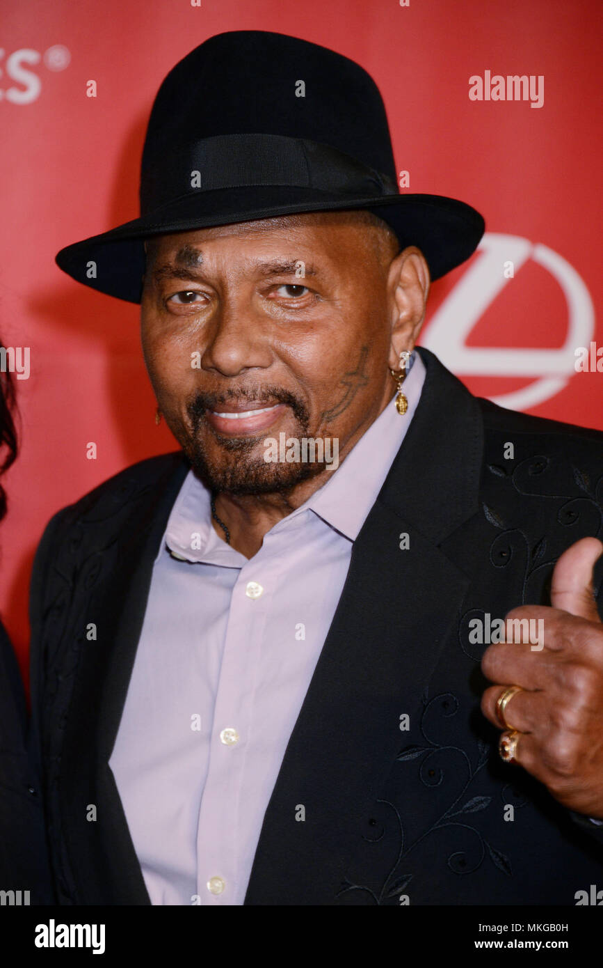 Aaron Neville at the Musicares 2015 Person of the Year Honored Bob ...