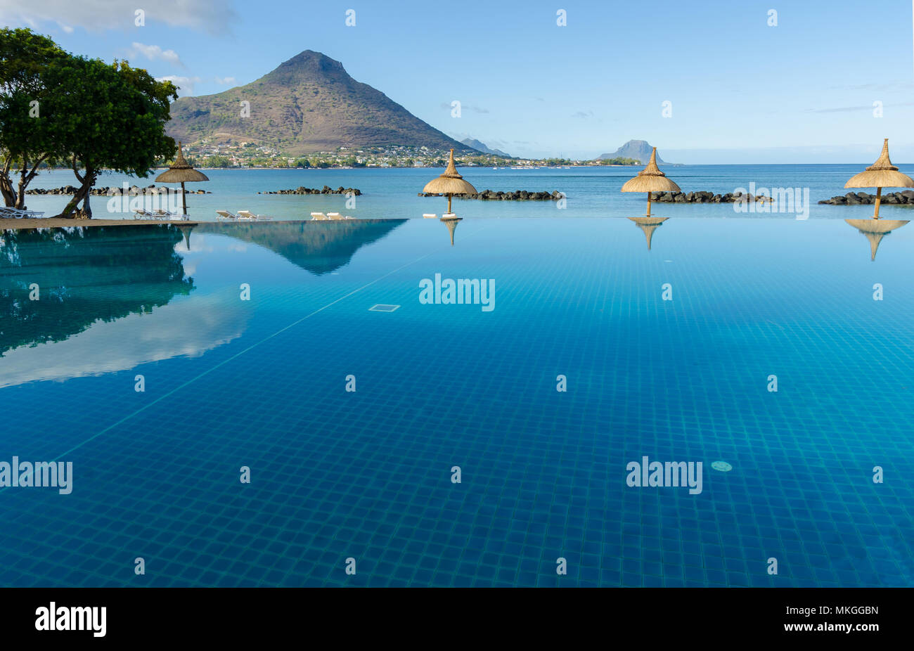 Deck infinity pool resort hi-res stock photography and images - Alamy