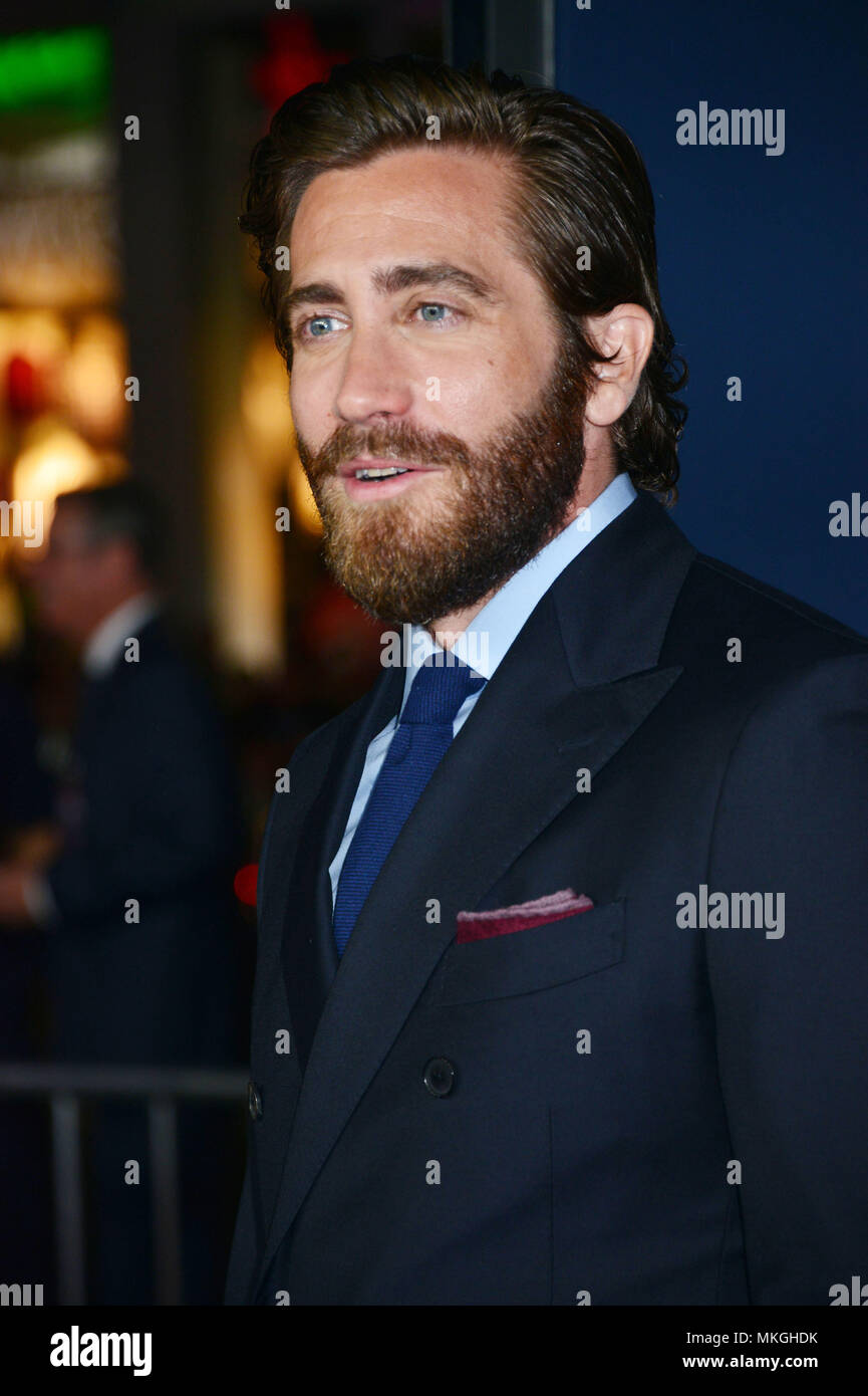 Jake Gyllenhaal 252 at the Everest Premiere at the TCL Chinese Theatre ...