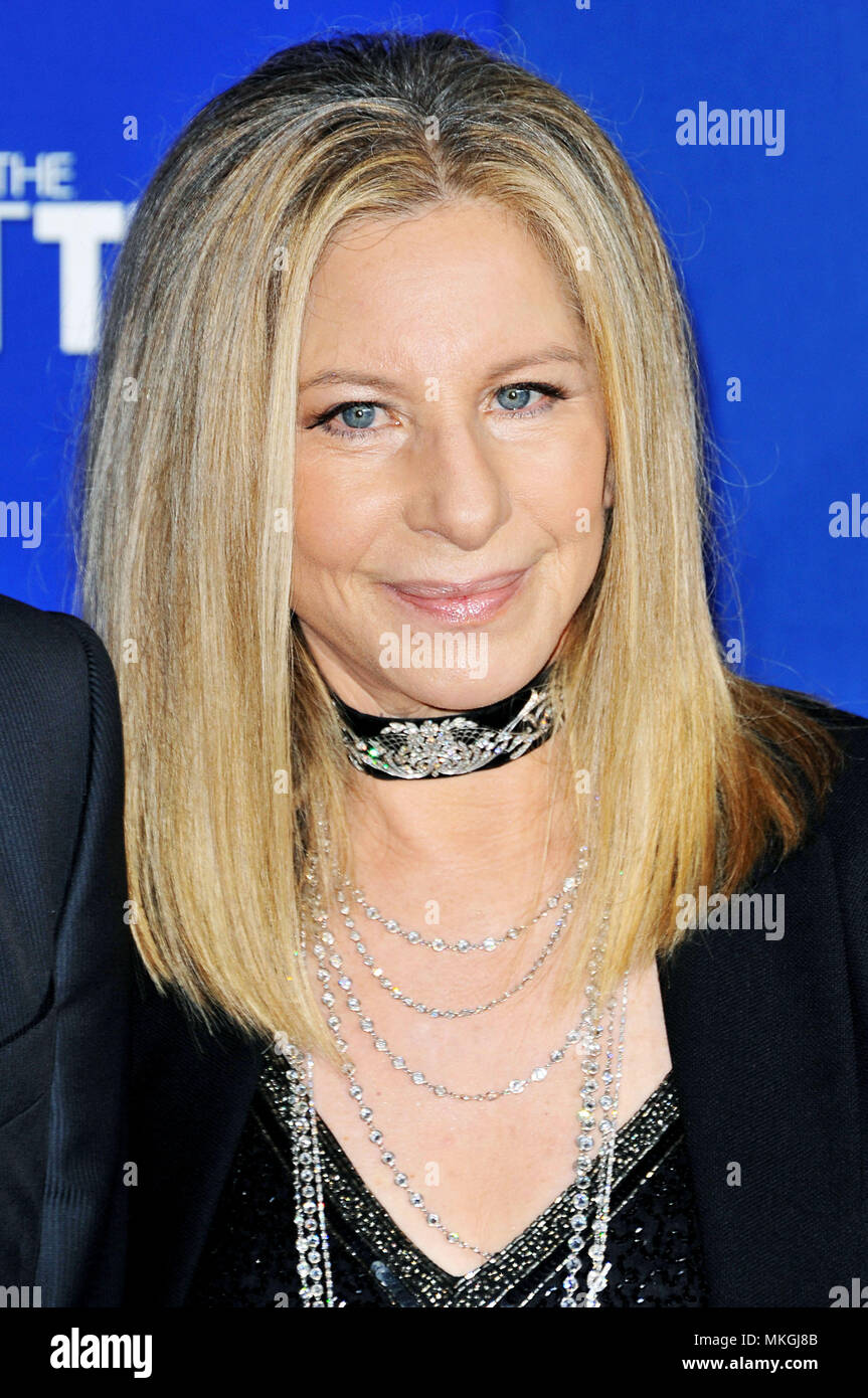 A barbra streisand 00 red carpet event hi-res stock photography and ...