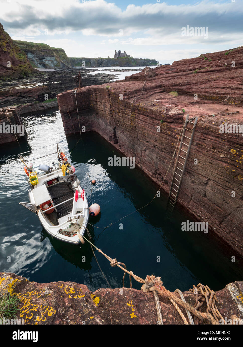 Seacliff harbour scotland hi-res stock photography and images - Alamy