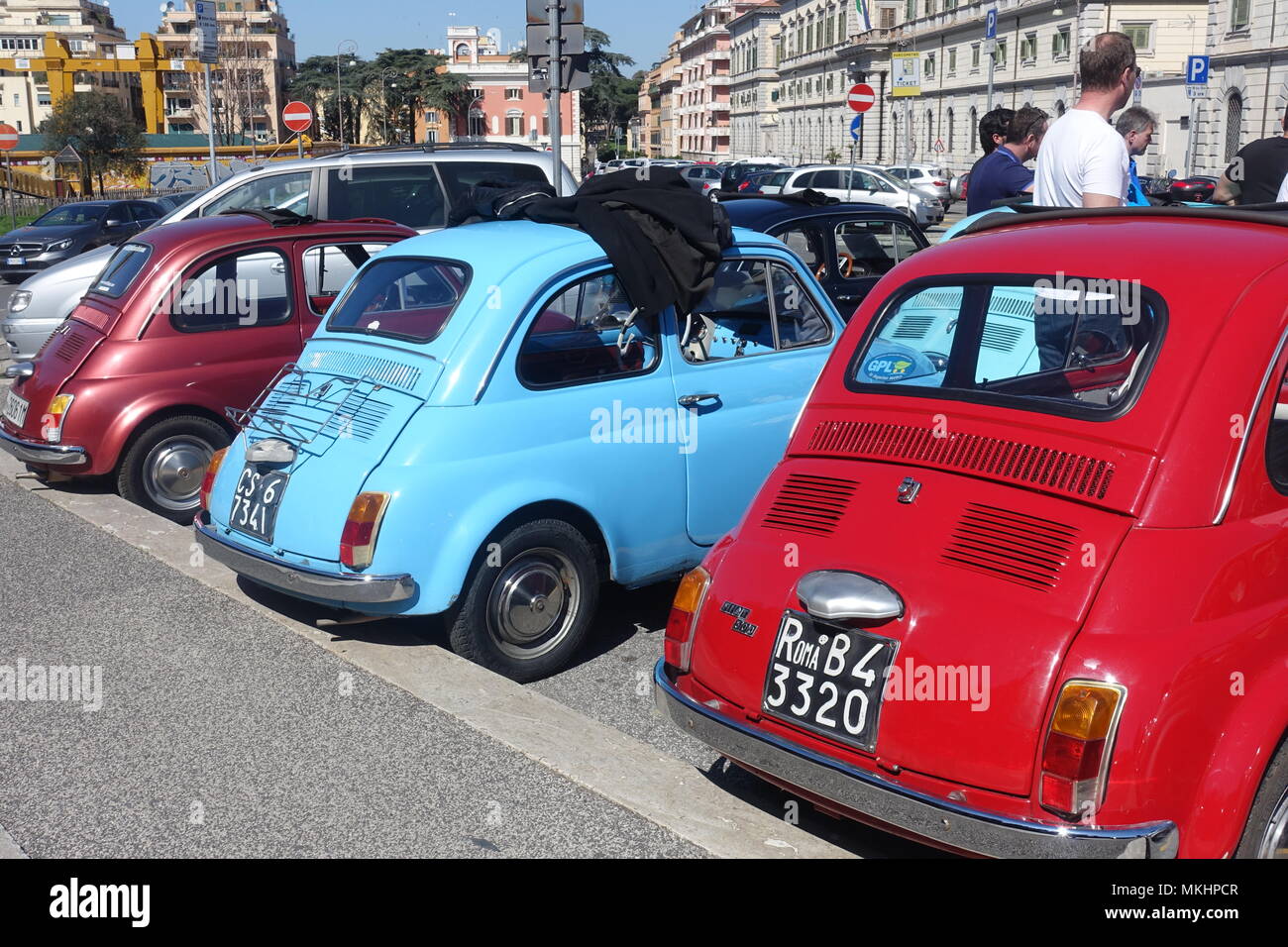 Fiat 500 in rome hi-res stock photography and images - Alamy