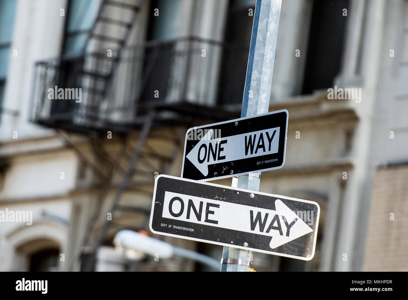 New york city one way sign hi-res stock photography and images - Alamy