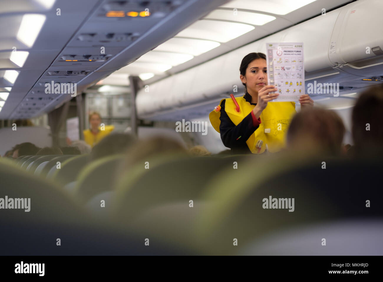 Flight attendants stewardess air hostess hi-res stock photography and ...