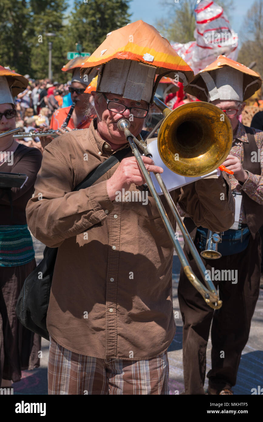 Instrument parade hi-res stock photography and images - Alamy
