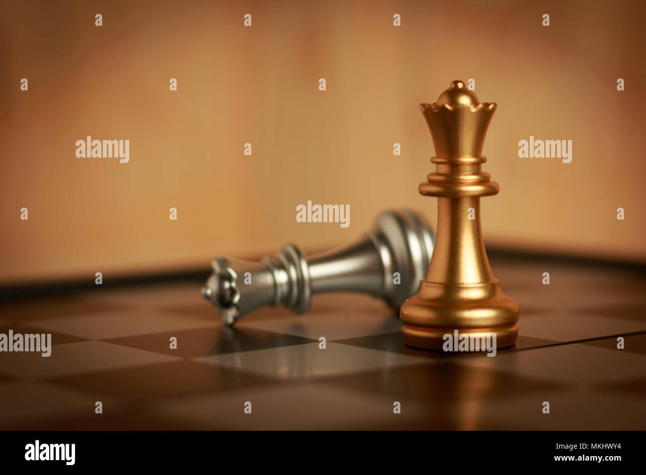 Checkmate defeat depth field hi-res stock photography and images - Alamy